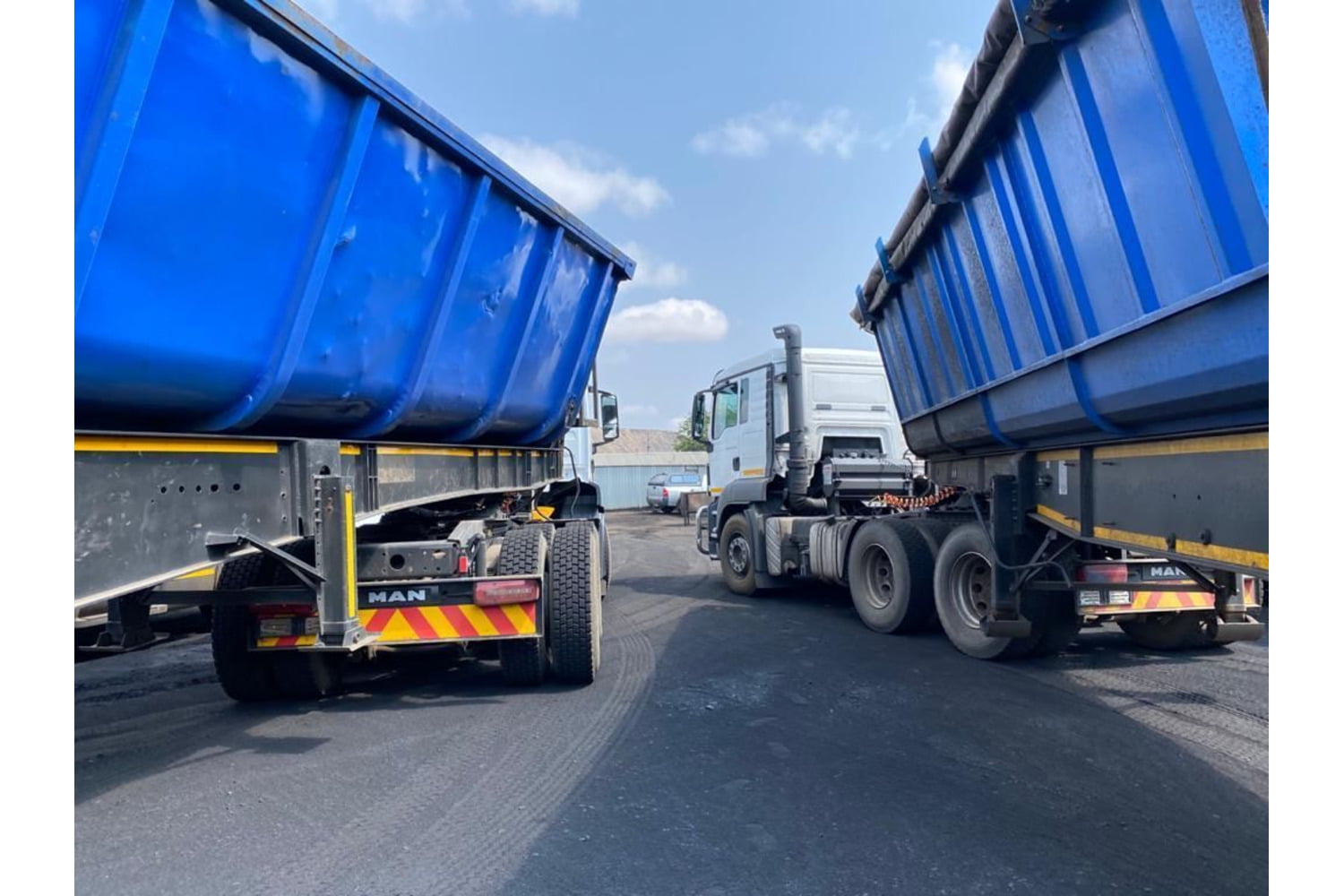 34 ton side tipper Trucks for hire